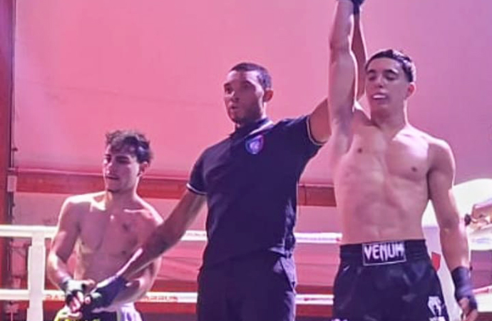 VIDEO, Kickboxing – Davide De Martis, l’atleta di Alghero trionfa al ...